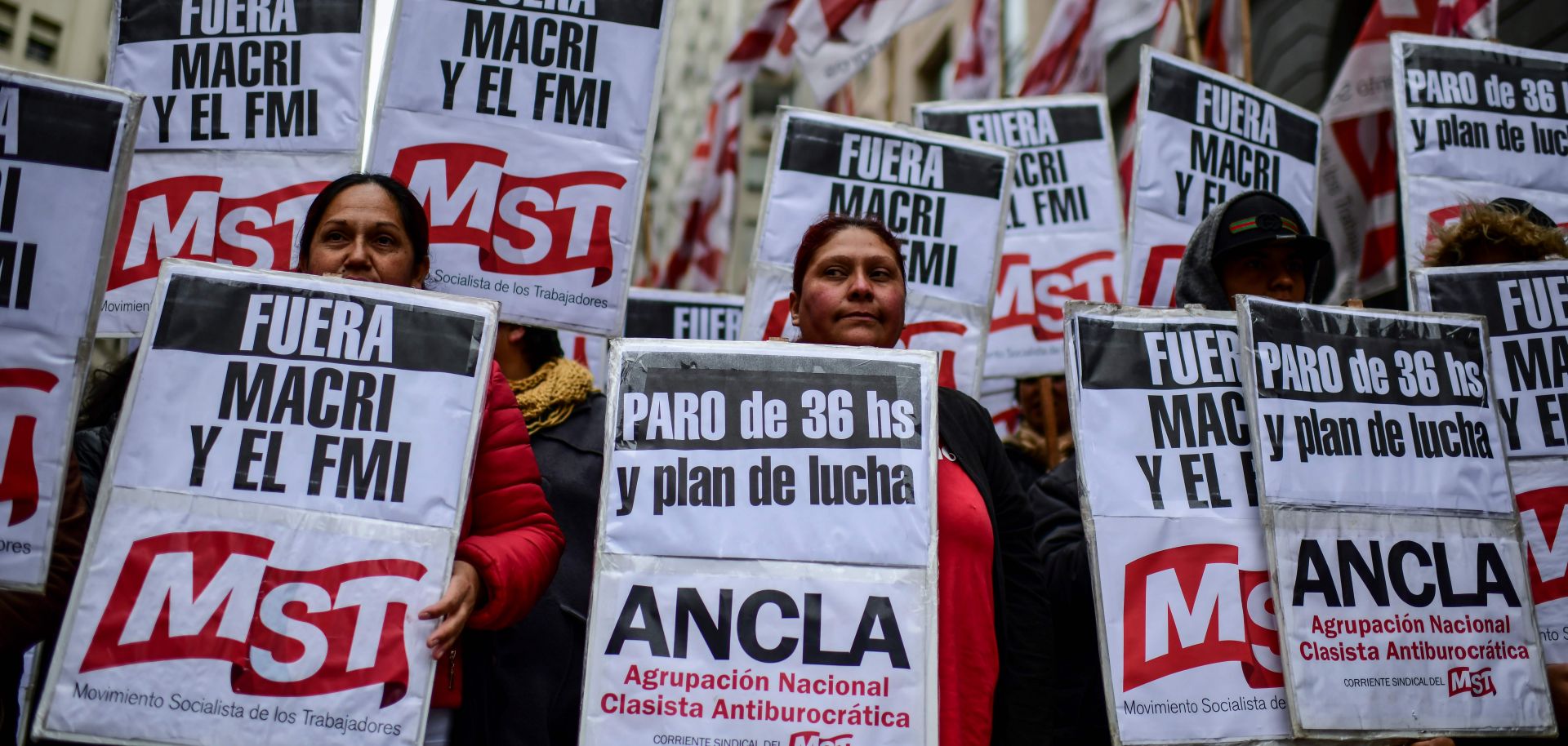 In Argentina, an Economic Crisis Portends Political Chaos